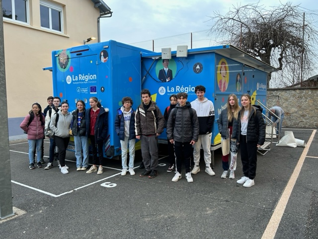 Le Bus de l’orientation au collège Lucien Gachon de Cunlhat | Académie ...
